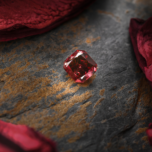 About Natural Fancy Red Diamonds | LEIBISH